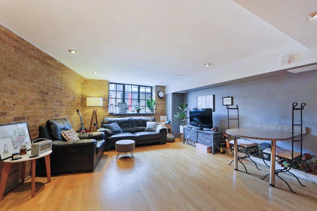 THE CHANDLERY HOUSE 40 GOWERS WALK E1... 2 bed apartment - £1,842 pcm ...
