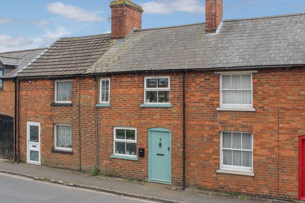 Stewkley Road, Wing, Leighton Buzzard... 2 bed terraced house - £240,000