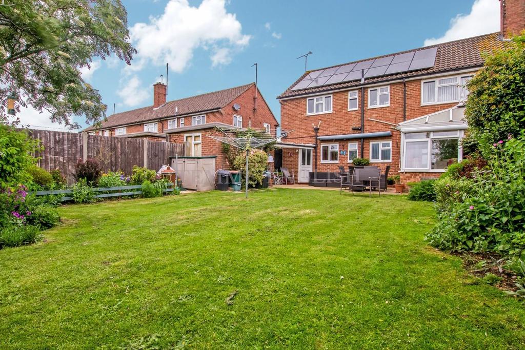 Walnut Tree Way, Colchester 2 bed maisonette - £200,000