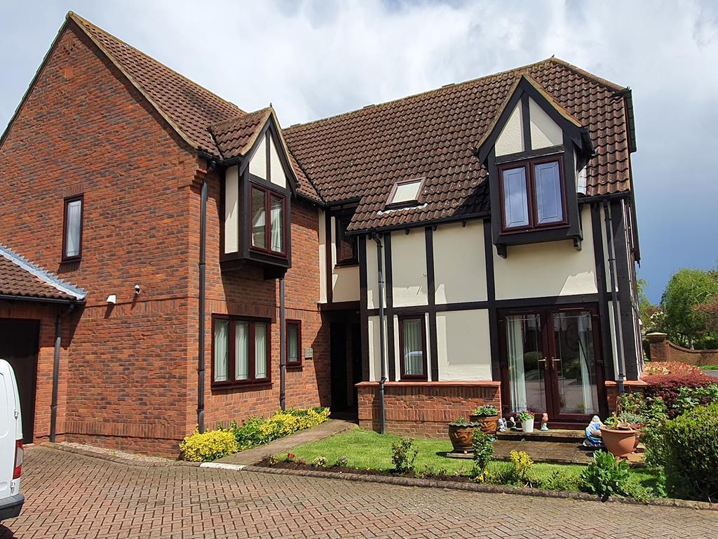 The Fairways, Silsoe, MK45 1 bed flat - £750 pcm (£173 pw)
