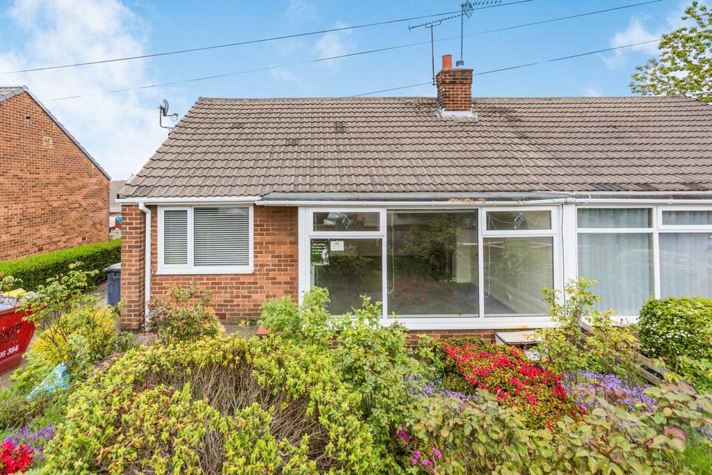 Croft House Drive, Morley, Leeds... 2 bed semi-detached house - £180,000