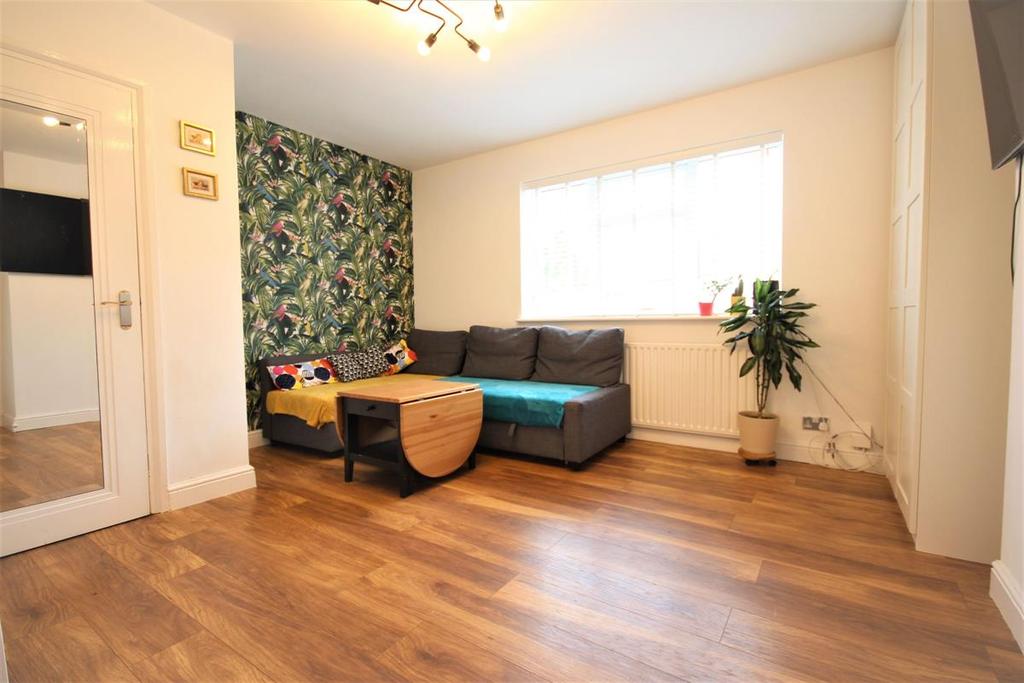 Hazel Drive, Erith 3 bed terraced house - £365,000