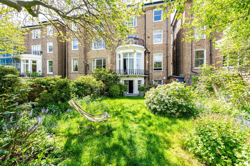 Belsize Square, London, NW3 3 bed flat for sale - £1,550,000