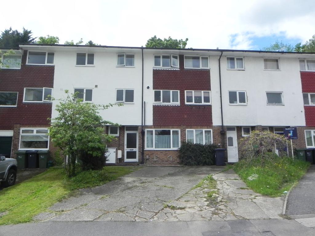 Guildford Park Avenue, GU2 7NN 4 bed terraced house - £2,000 pcm (£462 pw)