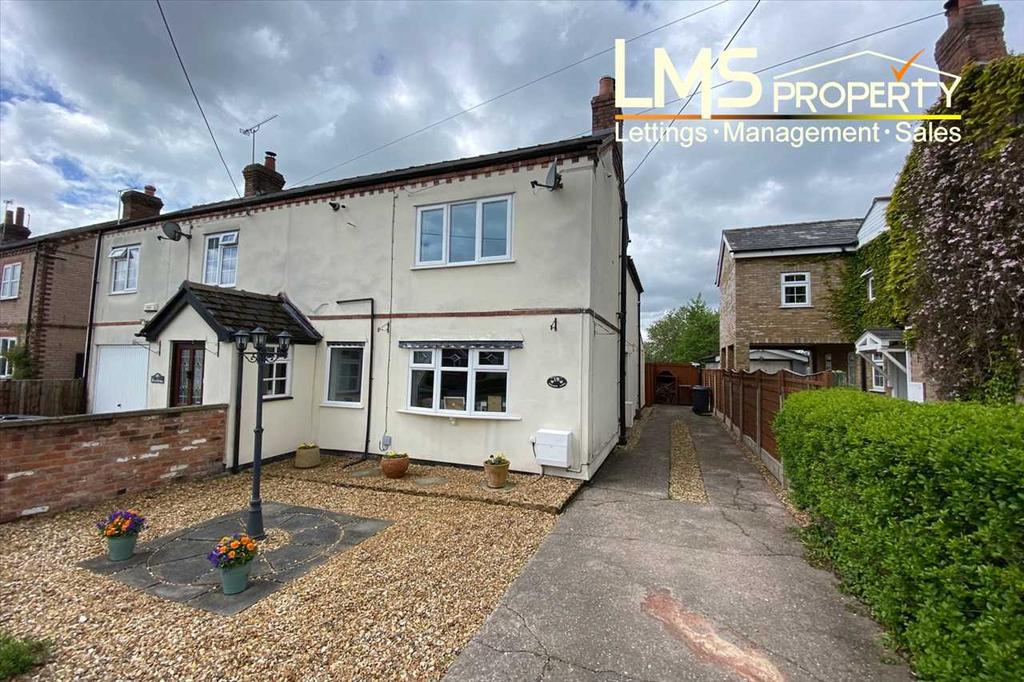 Birches Lane, Lostock Green 3 bed semi-detached house - £995 pcm (£230 pw)