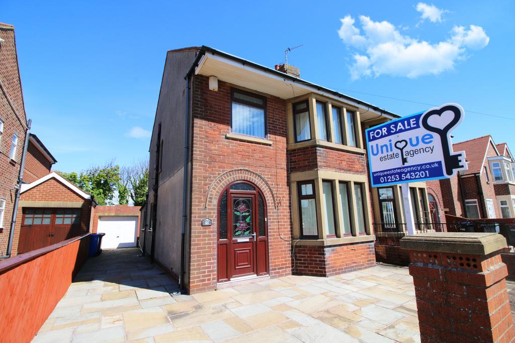 West Gate Fleetwood Fy7 3 Bed Semi Detached House £139 950