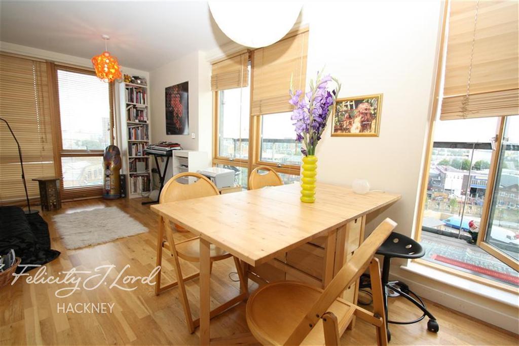 Biggs Square, E9 1 bed flat - £1,300 pcm (£300 pw)