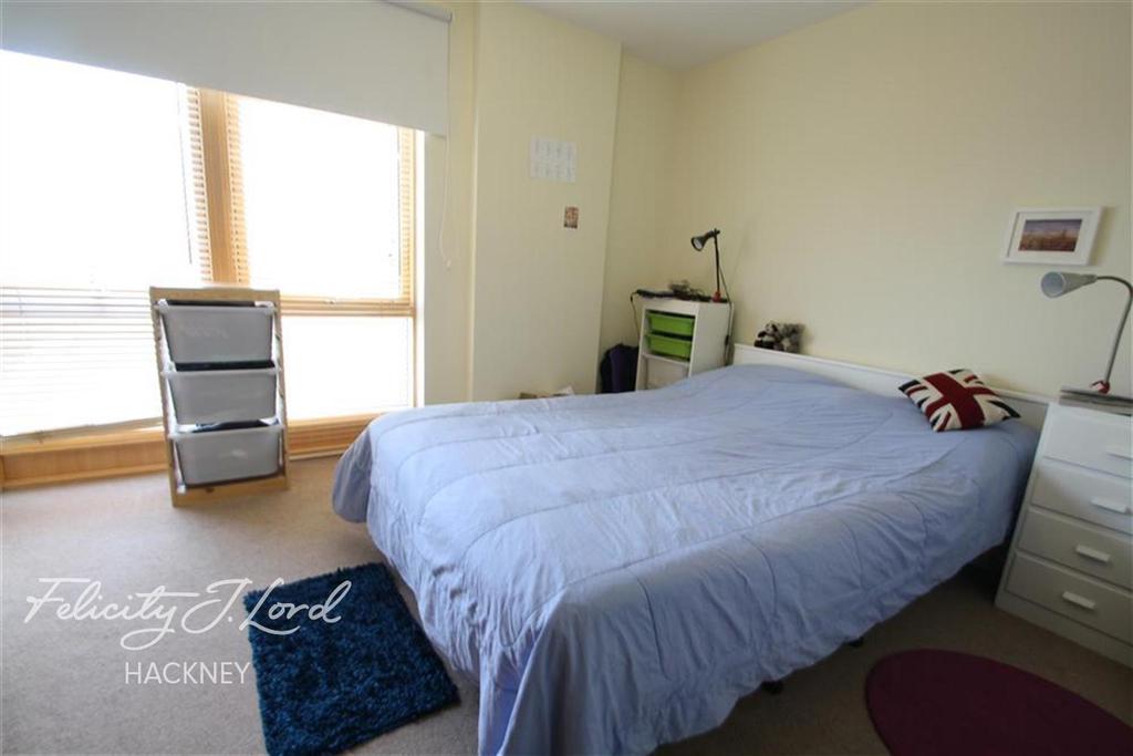 Biggs Square, E9 1 bed flat - £1,300 pcm (£300 pw)