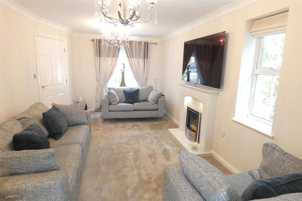 Water Mill Crescent, Sutton Coldfield 4 bed detached house - £485,000