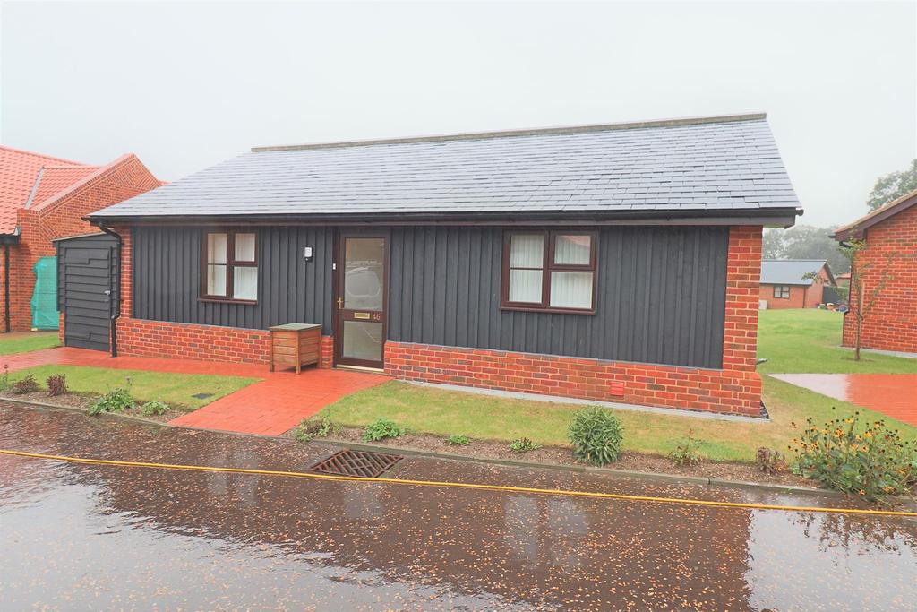 Chapel Road, Carlton Colville 2 bed detached bungalow - £225,000