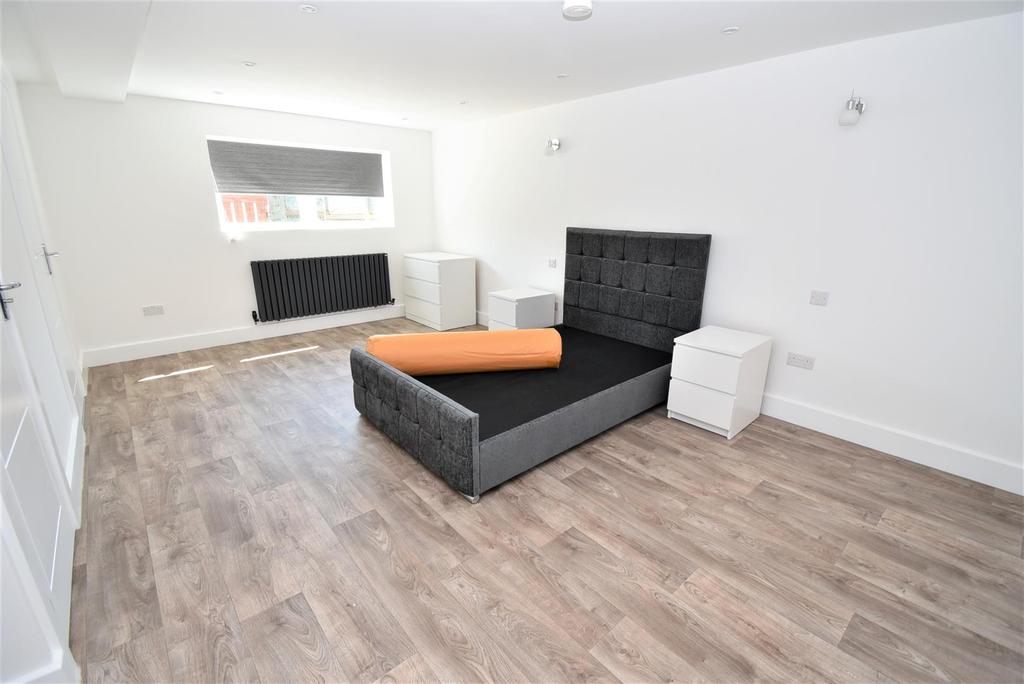 Reginald Street, Luton House share - £575 pcm (£133 pw)