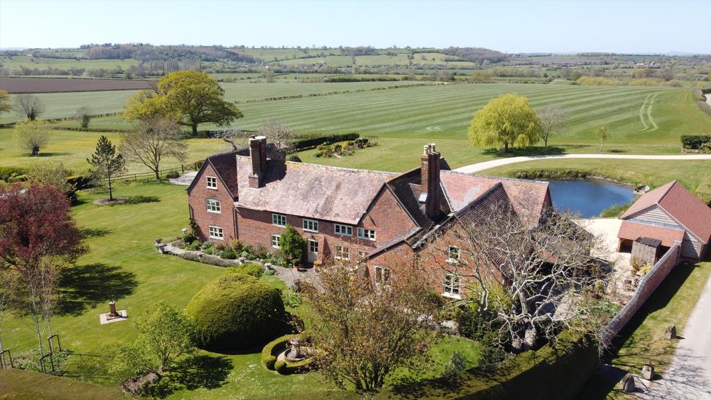 Rodway Lane, Sandhurst, Gloucester, Gloucestershire, GL2 Farm - £1,400,000