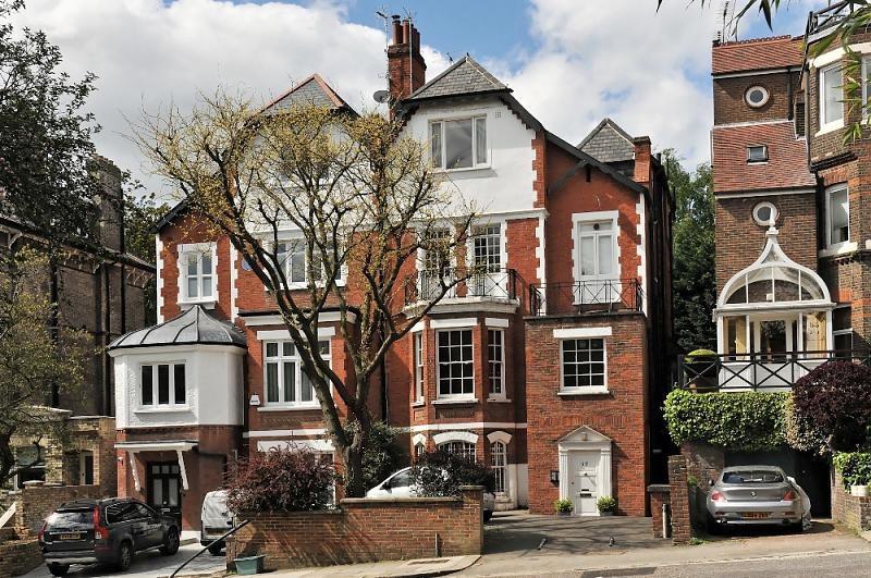 Netherhall Gardens, London, NW3 Studio - £1,452 pcm (£335 pw)