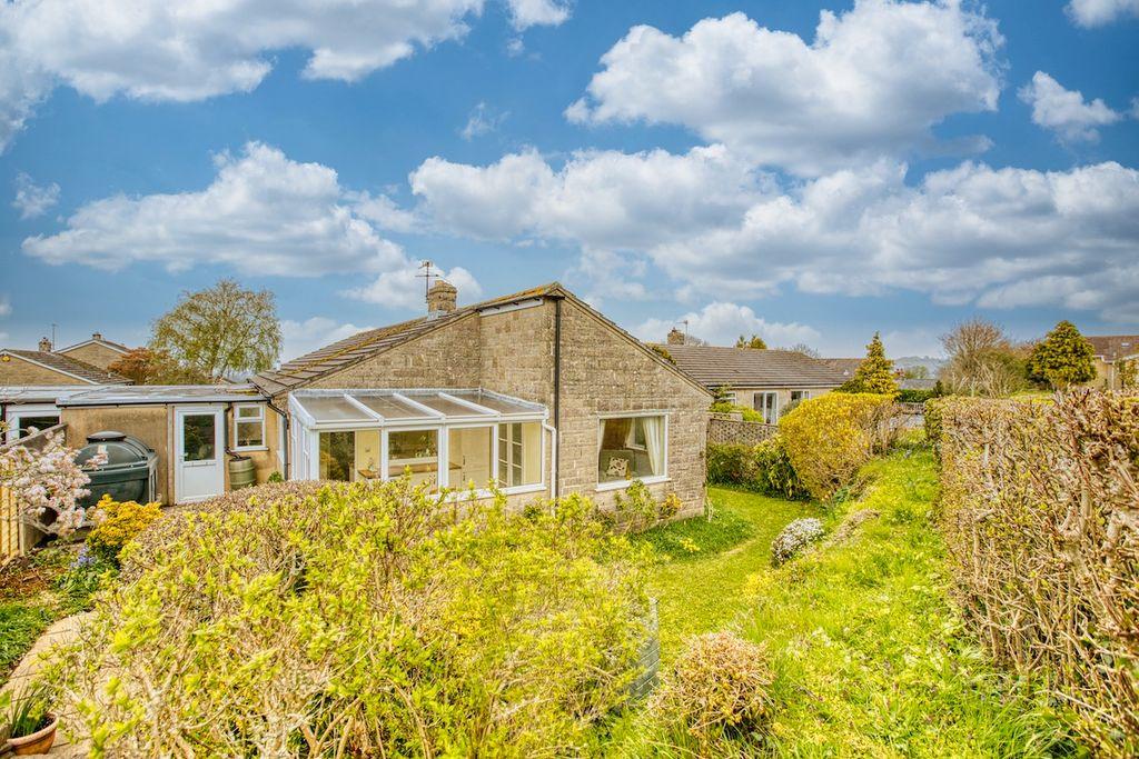 St. Osmund Close Yetminster... 3 bed detached bungalow - £350,000