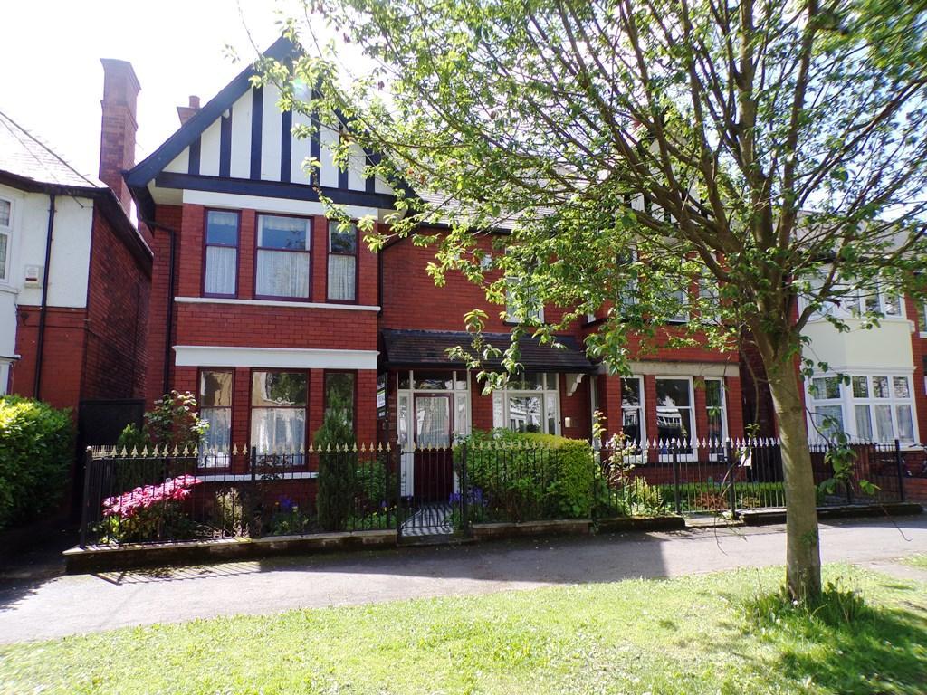 Victoria Avenue, Hull, HU5 3DP 3 bed house - £275,000