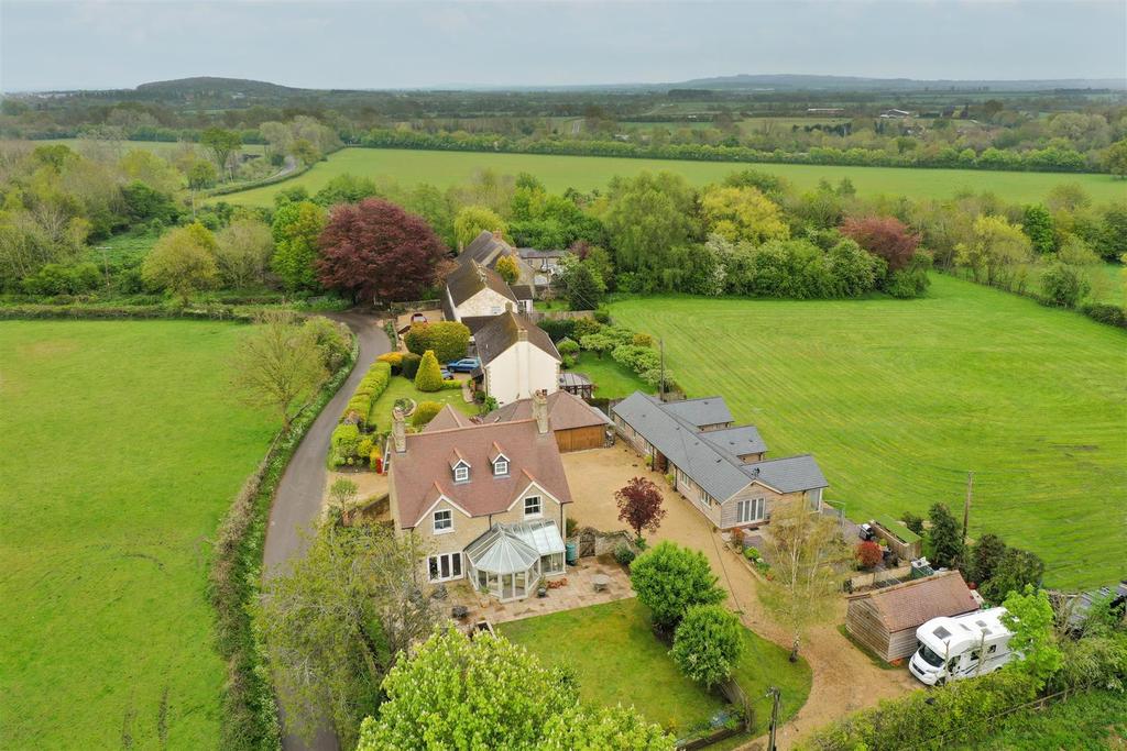 Little Chesterton, Bicester 8 bed country house - £1,700,000