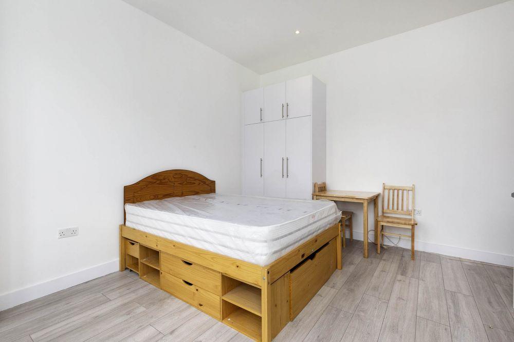 NW2 Studio - £1,049 pcm (£242 pw)