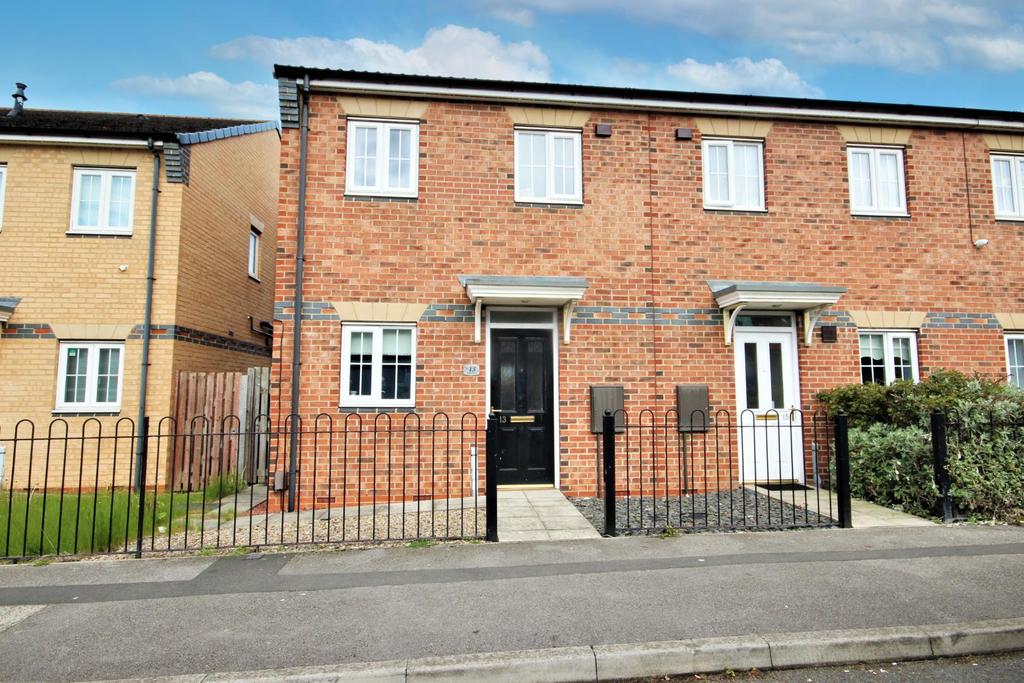 Duke Street, Trinity Square, Hartlepool 2 bed end of terrace house - £ ...