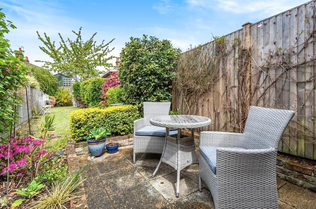 George Road, Guildford, GU1 2 bed terraced house - £515,000