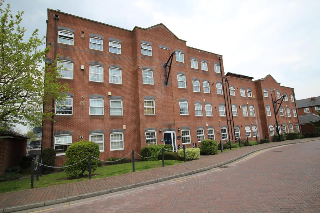Merchants Quay, Salford Quays... 2 bed apartment - £250,000