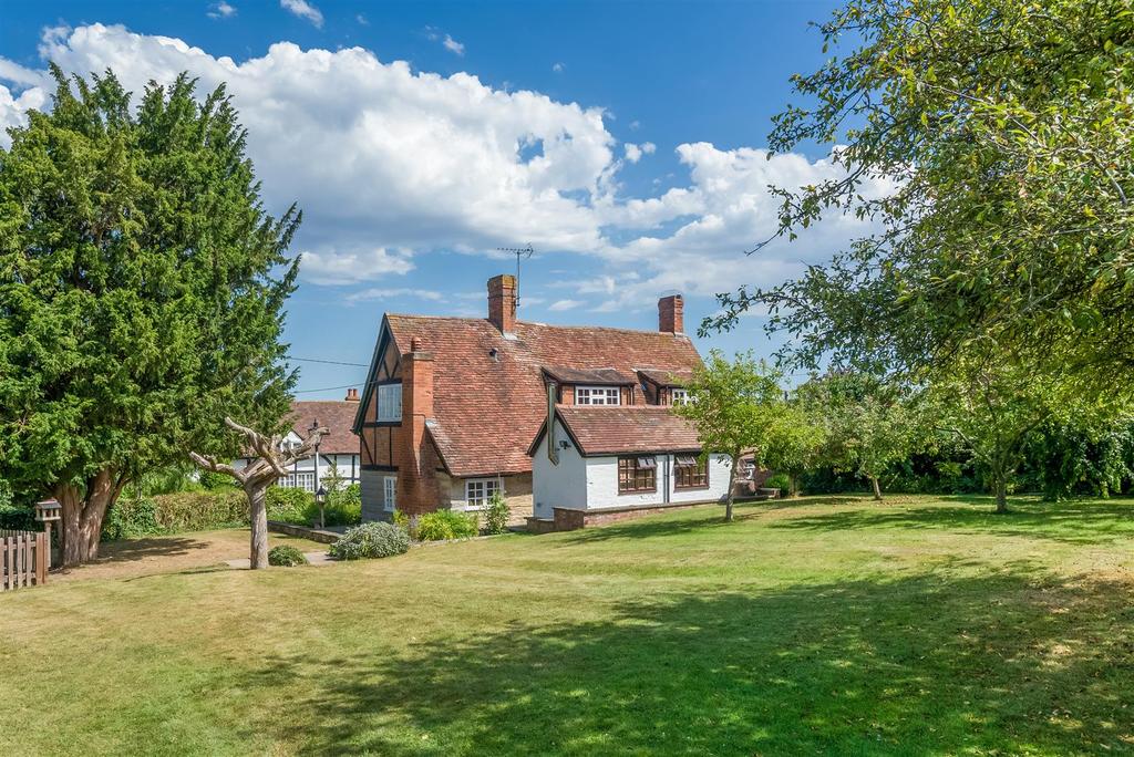 Haselor, Alcester, Warwickshire 3 bed detached house - £550,000