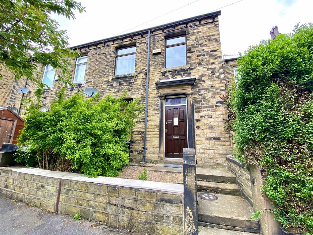 Beech Street, Paddock 2 bed terraced house - £120,000