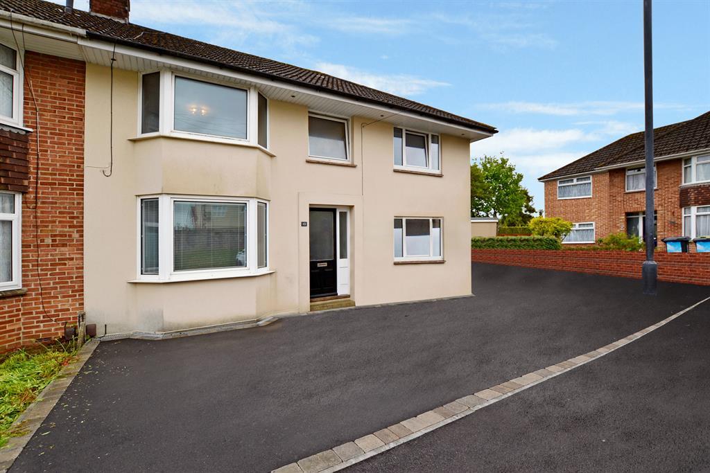 Oldmead Walk, Bristol, BS13 7BL 2 bed flat - £210,000