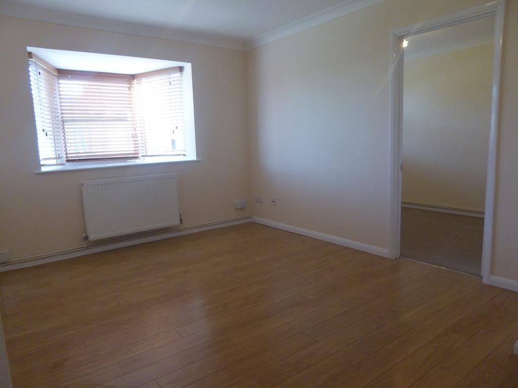Cardiff Mews, Cardiff Road, Reading, RG1 1 bed apartment - £750 pcm (£ ...