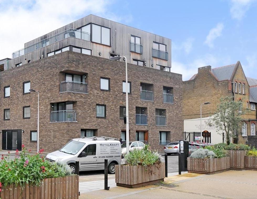 Warham Street Camberwell SE5 2 bed flat - £1,500 pcm (£346 pw)