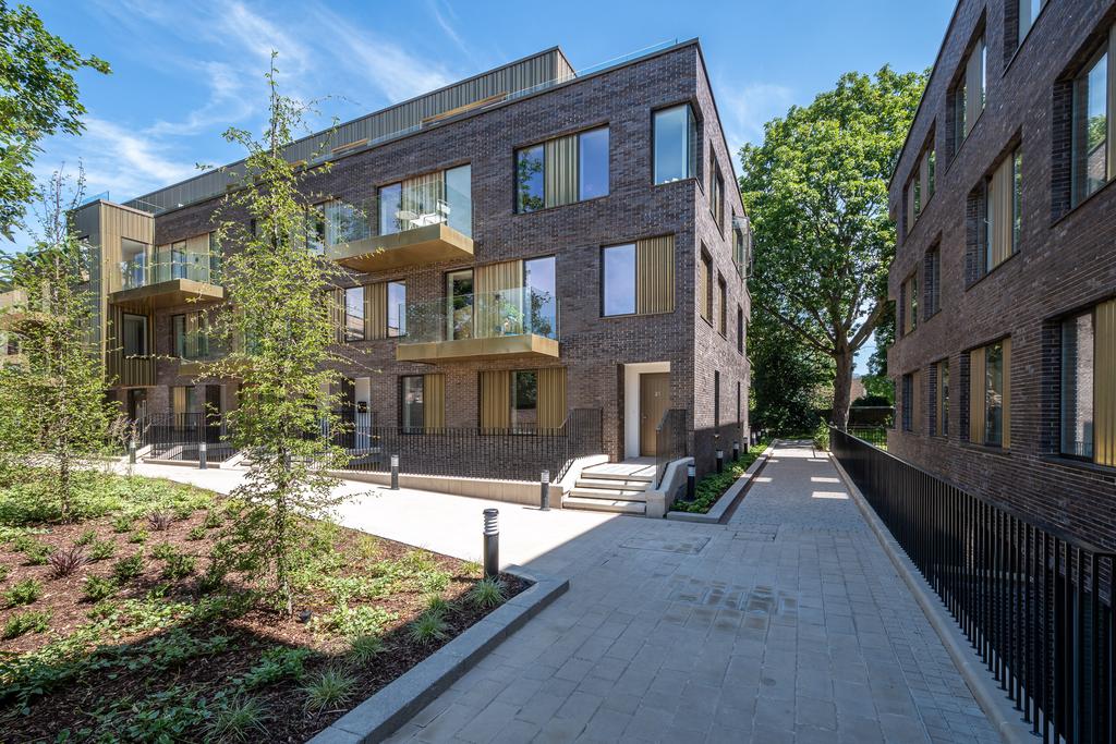 Wyles House, Prodigal Square, Hackney... 2 bed duplex - £799,000