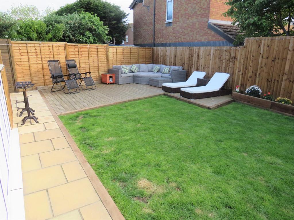 Deacon Close,Rushden,NN10 0EW 4 bed detached house - £240,000