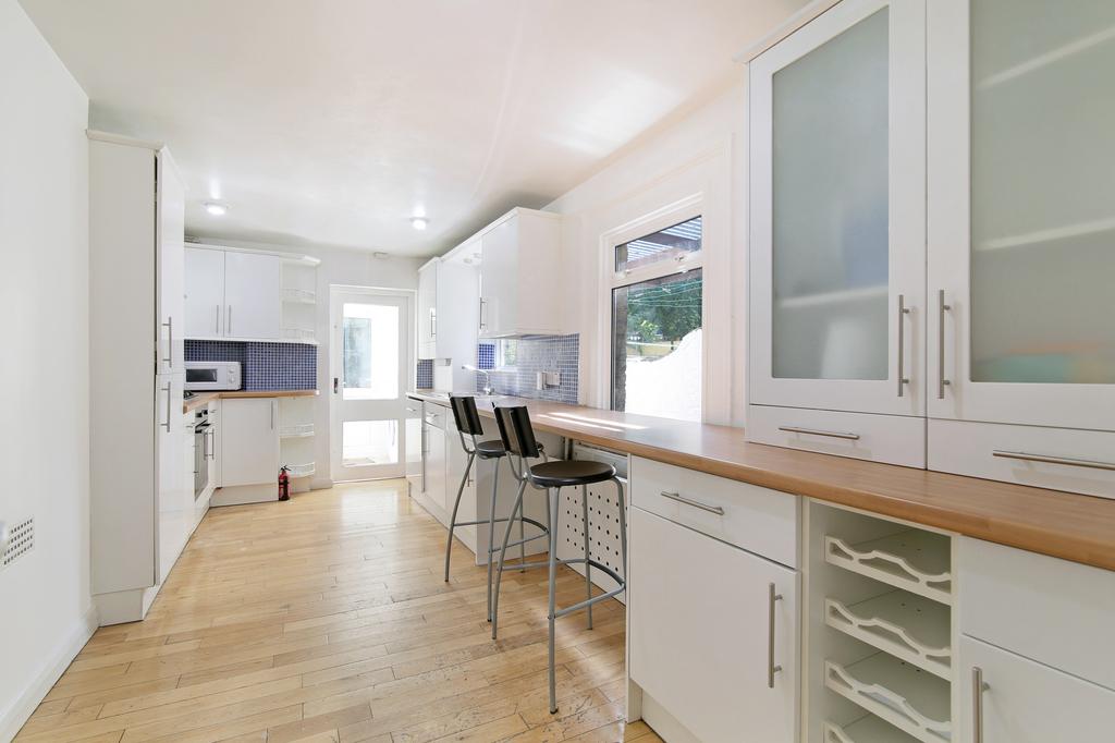 Saltoun Road, Brixton, SW2 4 bed terraced house - £2,900 pcm (£669 pw)