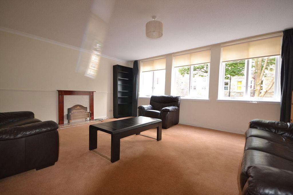Bedford Court, Edinburgh ... 3 bed flat - £1,350 pcm (£312 pw)