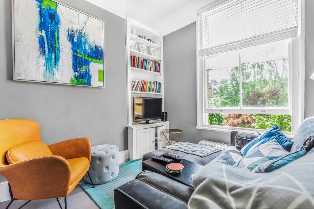 Oberstein Road, Battersea 2 bed flat - £500,000