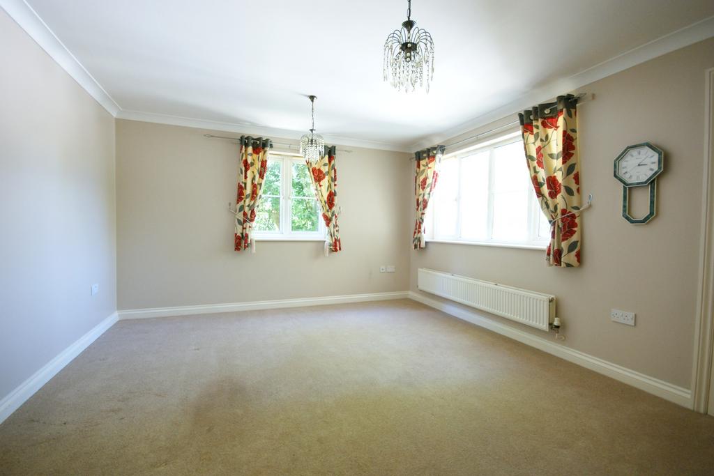 St Marychurch Road, Torquay TQ1 2 bed flat - £925 pcm (£213 pw)