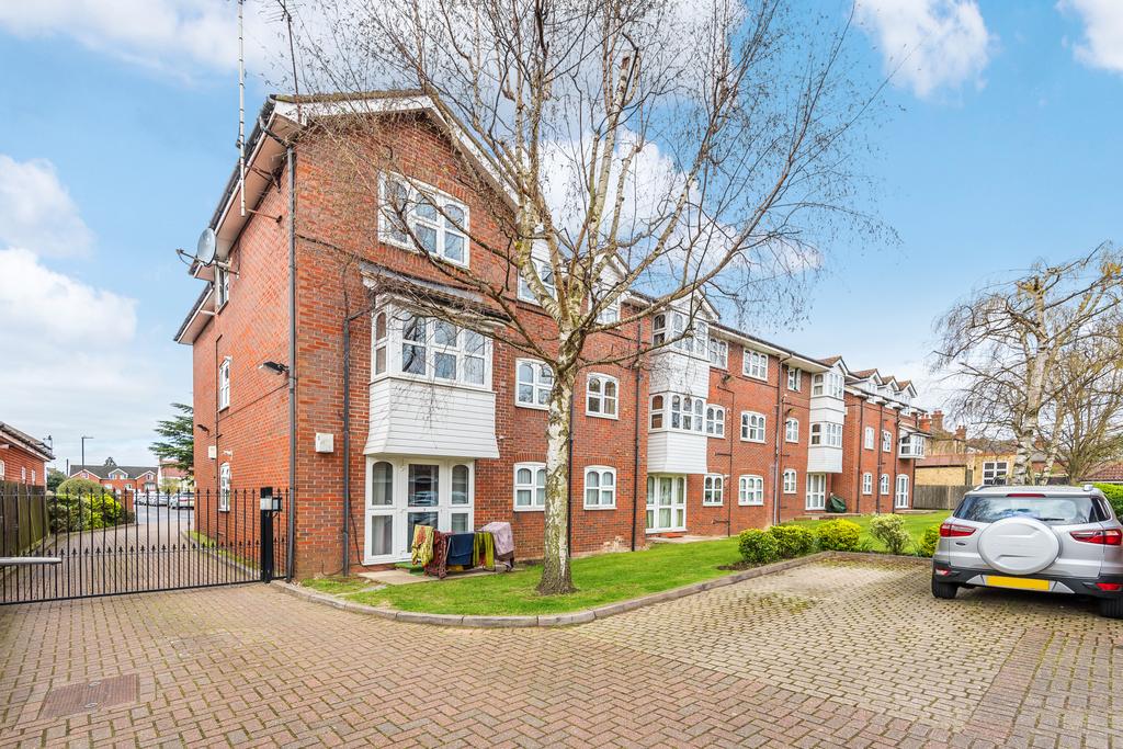 St Saviours Court Harrow View, Harrow, HA1 1 bed flat - £1,100 pcm (£ ...