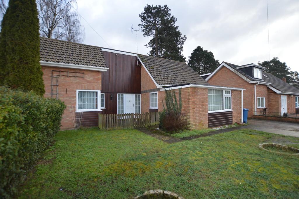 Pinewood Drive, Brandon 3 bed detached bungalow - £1,170 pcm (£270 pw)
