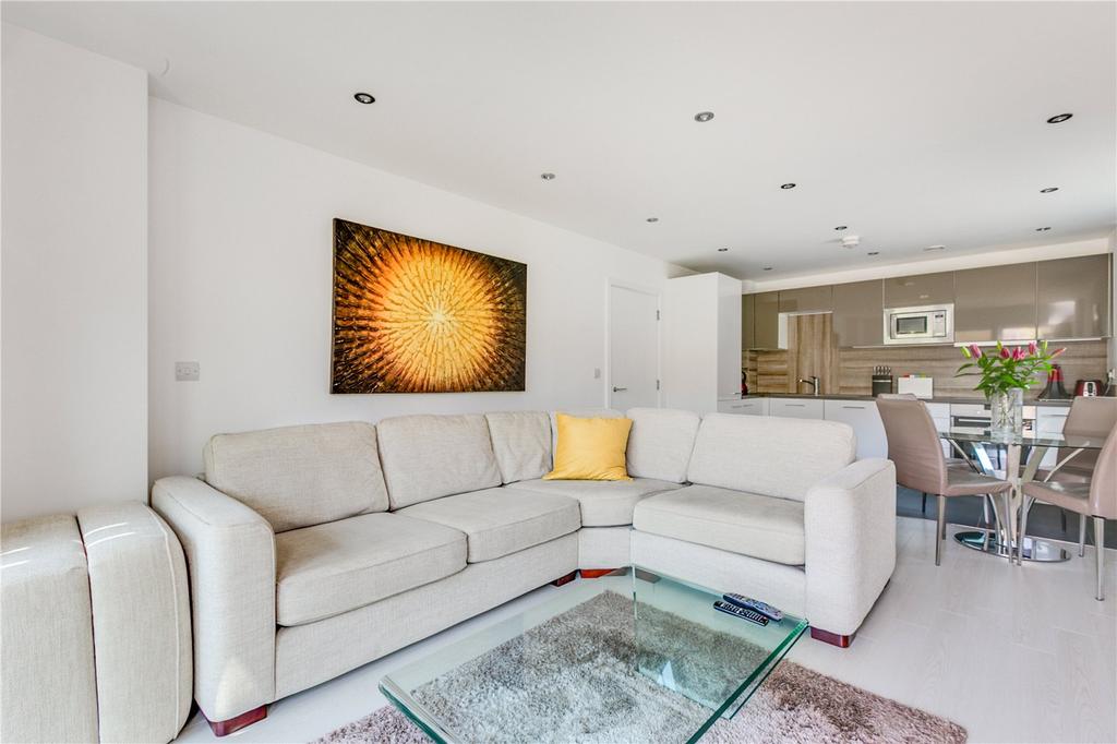 Roebuck House, 89 Roehampton Lane... 2 bed flat - £1,900 pcm (£438 pw)