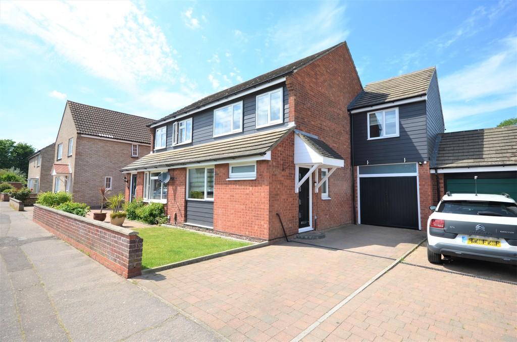 Tollgate Drive, Stanway, CO3 0PR 4 bed semi-detached house - £375,000