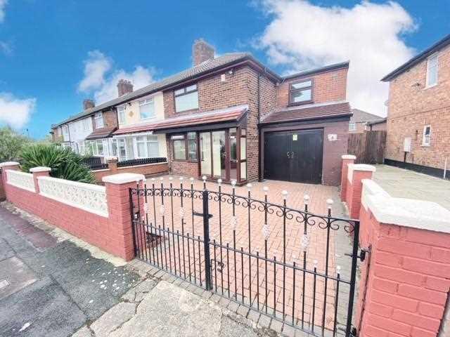Broadoak Road, Dovecot, Liverpool 3 bed semi-detached house - £120,000