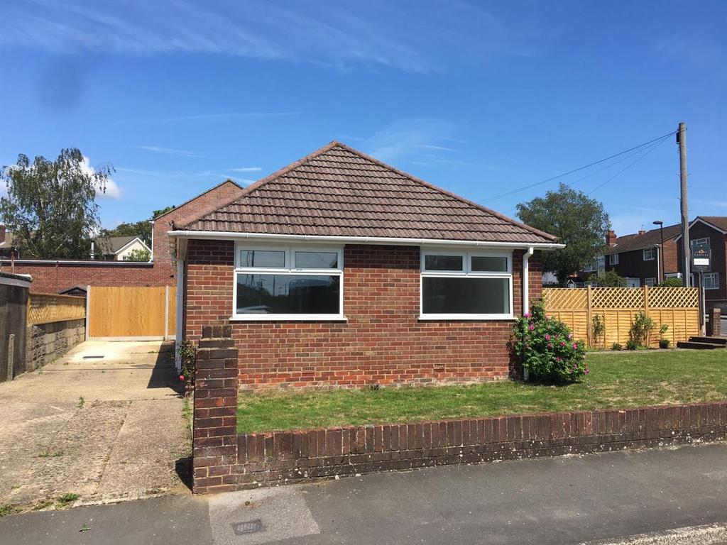 Butts Road, Sholing, Southampton 2 bed detached bungalow - £290,000