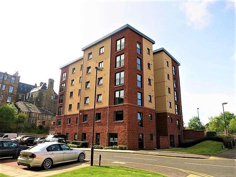 Slateford Gait, Slateford, Edinburgh... 2 bed flat - £995 pcm (£230 pw)