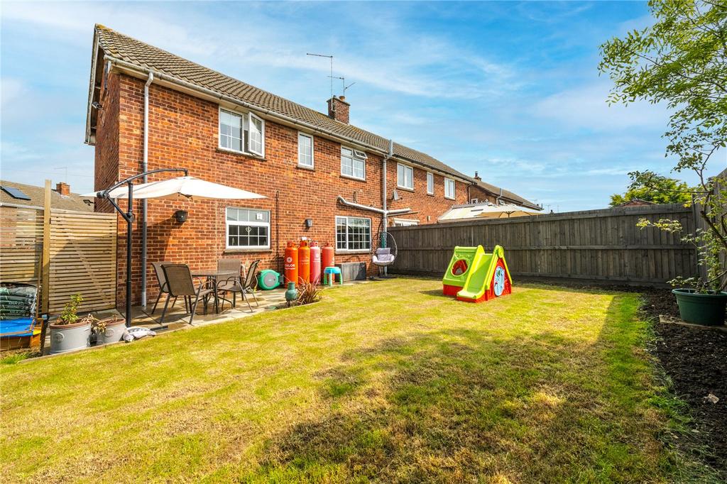 Manor Road, Carlby, Stamford, PE9 3 bed semi-detached house - £220,000