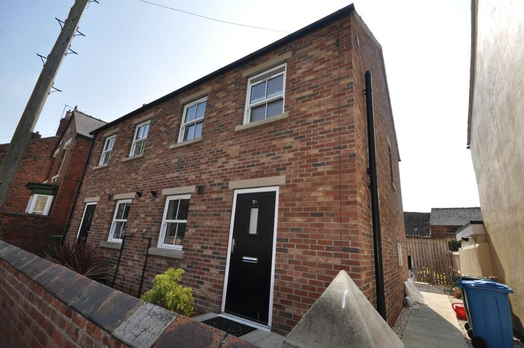 Church Lane, Snaith, Goole 3 bed semi-detached house - £675 pcm (£156 pw)