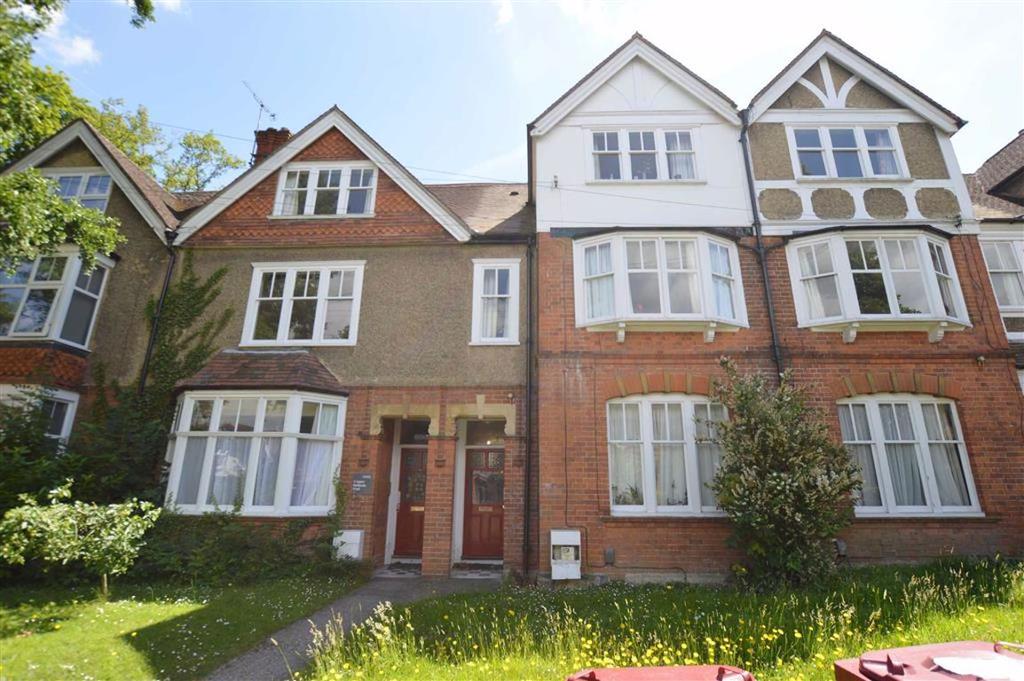 5 Upper Redlands Road, Reading 1 bed in a house share - £425 pcm (£98 pw)
