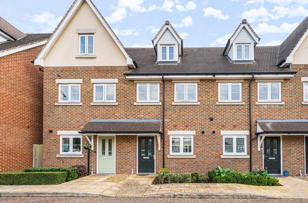 South Street, Farnborough, Hampshire... 3 bed terraced house for sale ...