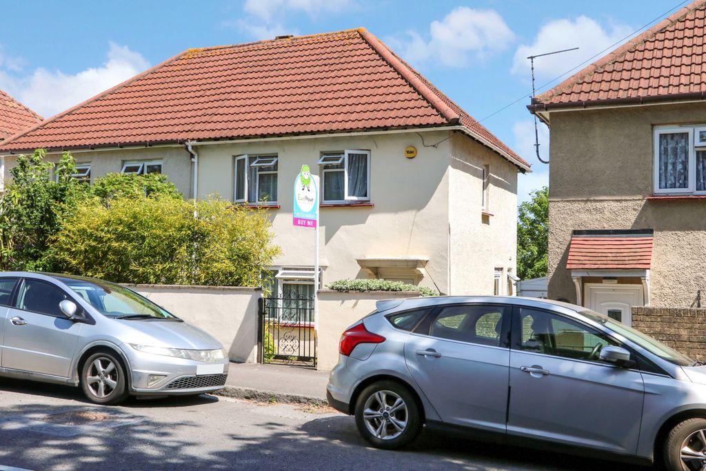 Devizes Road, Salisbury SP2 7NB 2 bed end of terrace house - £240,000