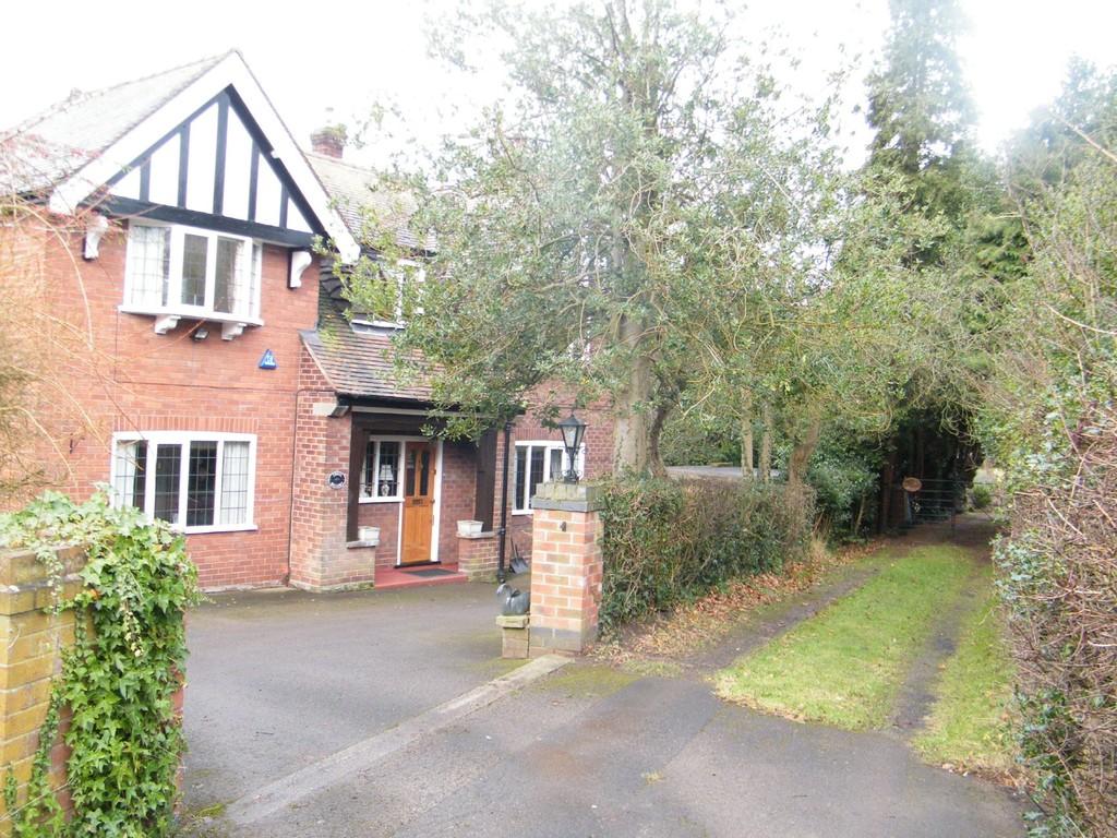Mill Lane, Middlewich 3 bed detached house - £419,950