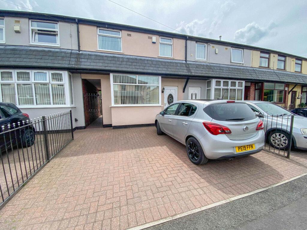 Stuart Avenue, Stacksteads, Rossendale 3 bed townhouse - £150,000