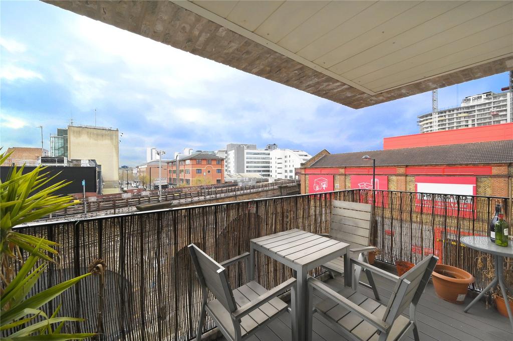 Lockton Street, North Kensington, London 2 bed flat for sale - £625,000